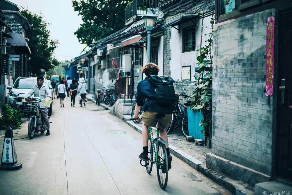 (In)visible cities: A late morning in Wudaokou – Linea20